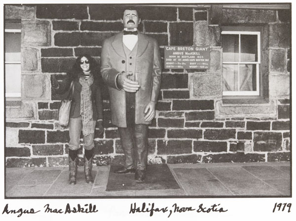 Angus MacAskill The tallest man in Scotland