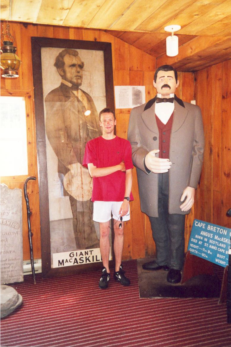 Angus MacAskill The tallest man in Scotland