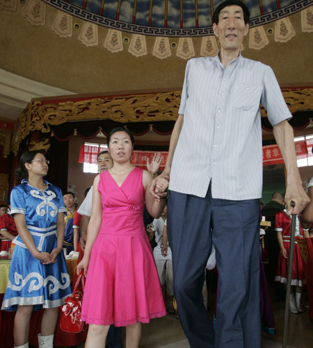 Bao Xi Shun The tallest man Mongolia