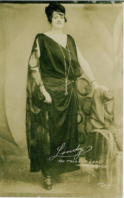 Eleanor Wagner - The tallest woman of Germany