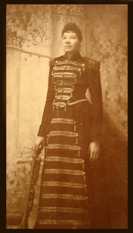 Ella Ewing The tallest woman Missouri