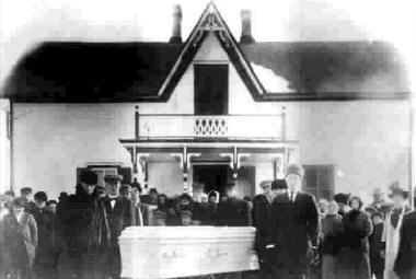 Ella Ewing The tallest woman Missouri