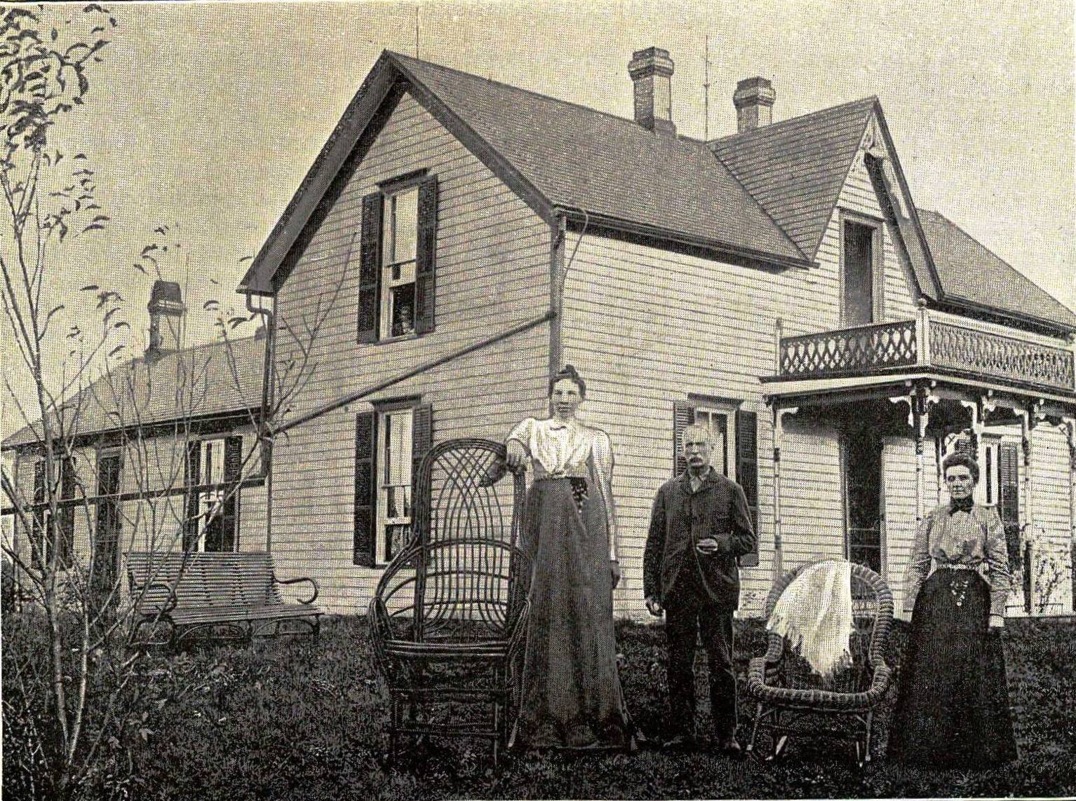 Ella Ewing The tallest woman Missouri