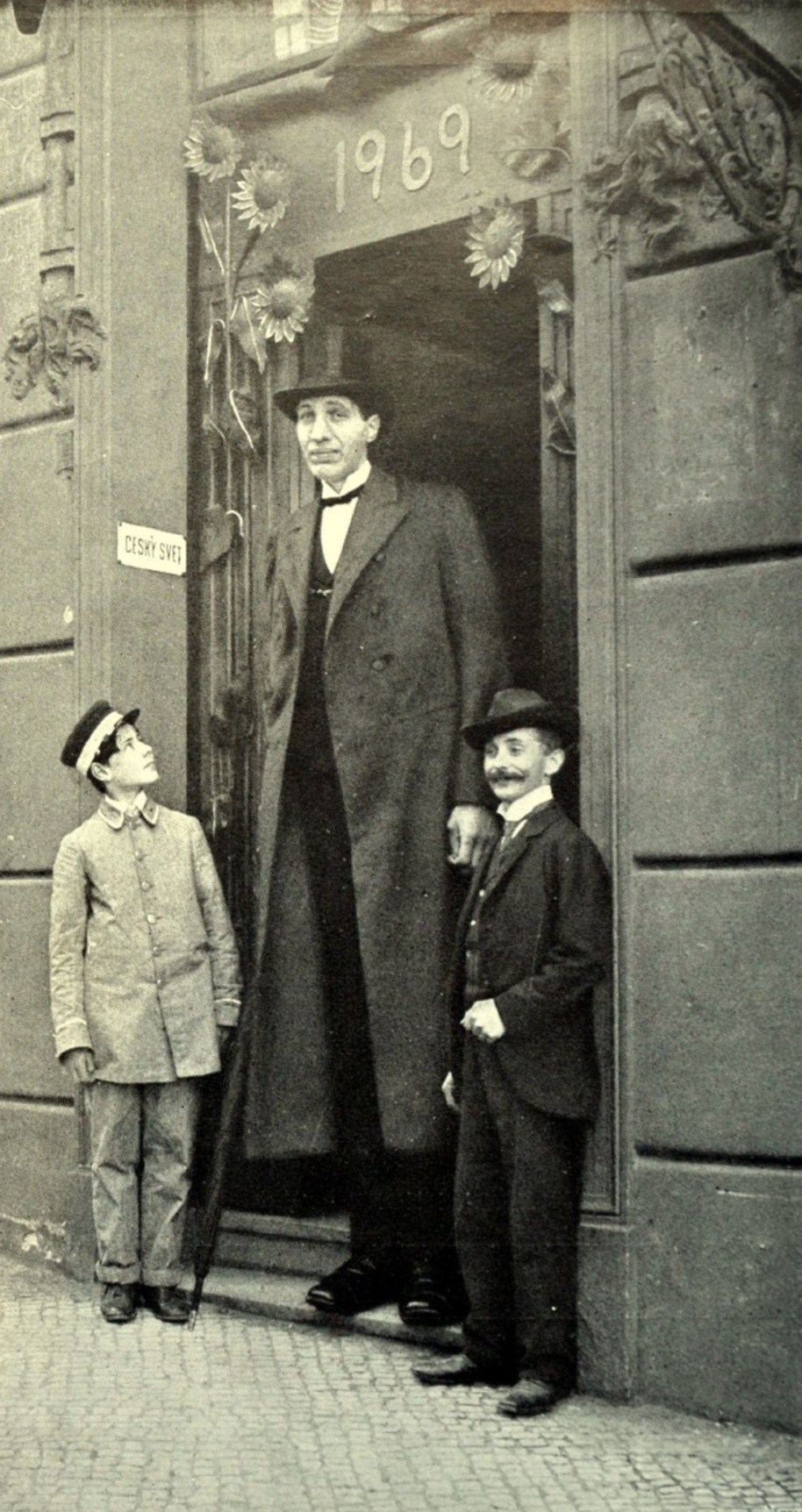 Feodor Machnow - The tallest man Russia Belarus