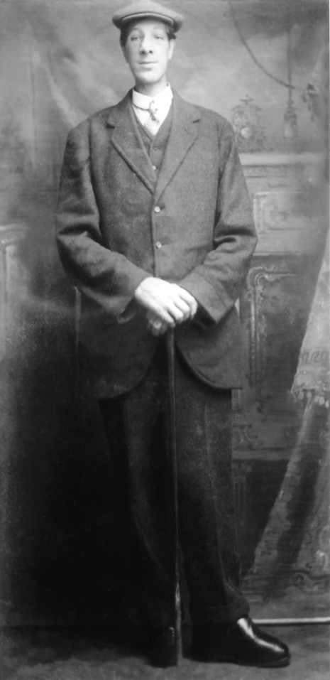 Frederick Kempster - The tallest man Wiltshire