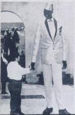 Harry Lawson - The tallest man or a fake