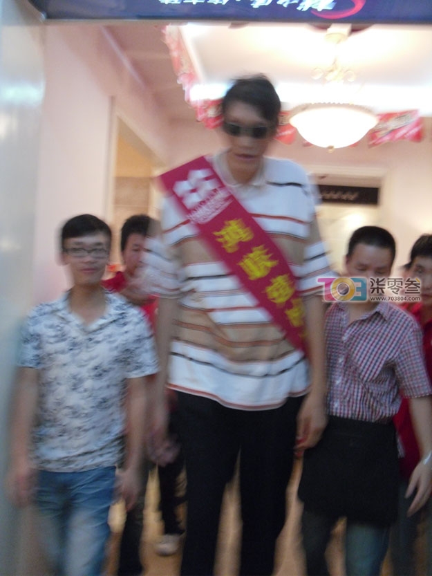 Huang Chang-Chiu - The tallest man China