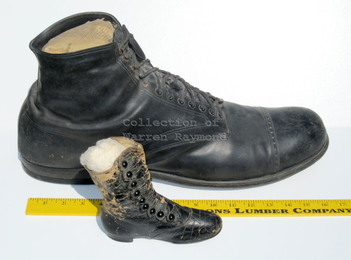Giant Shoes The tallest man Big Feet