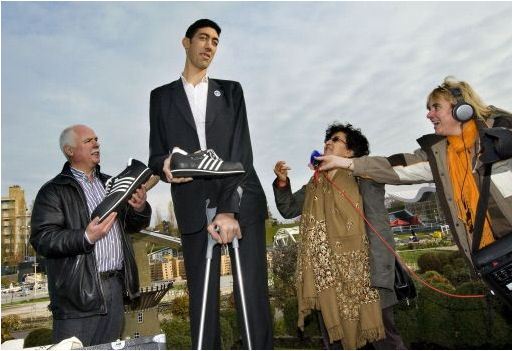 Sultan Kösen - The tallest man in the guinness world 2010 2011 2012