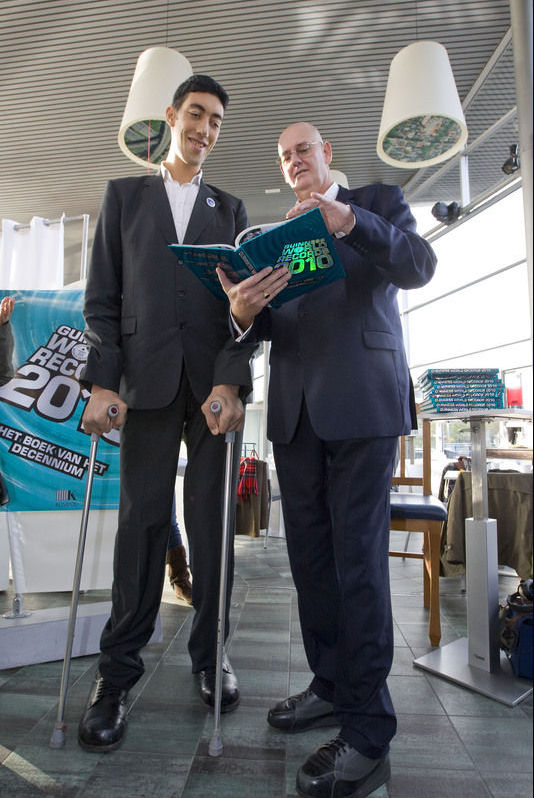 Sultan Kösen - The tallest man in the guinness world 2010 2011 2012