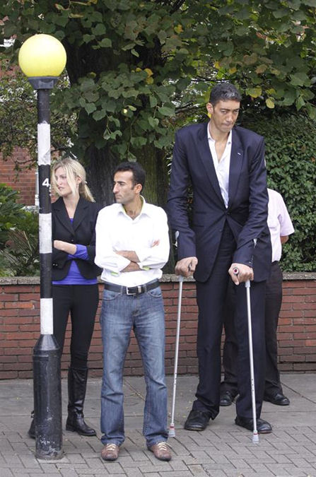 Sultan Kösen - The tallest man in the guinness world 2010 2011 2012