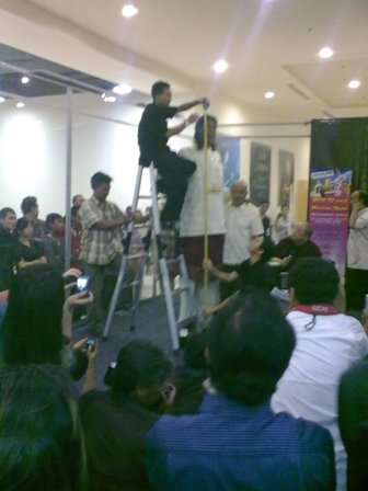 Suparwono The tallest man Indonesia